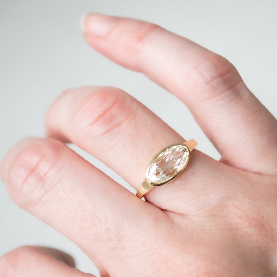 Bright Ellipse Diamond Ring