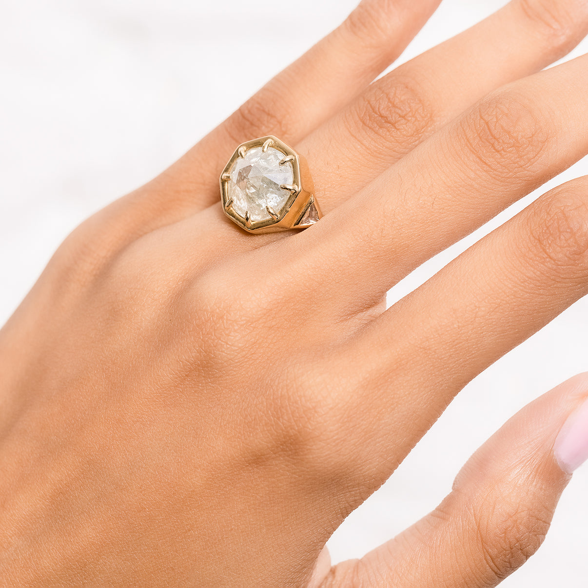 Open media 1 in modal