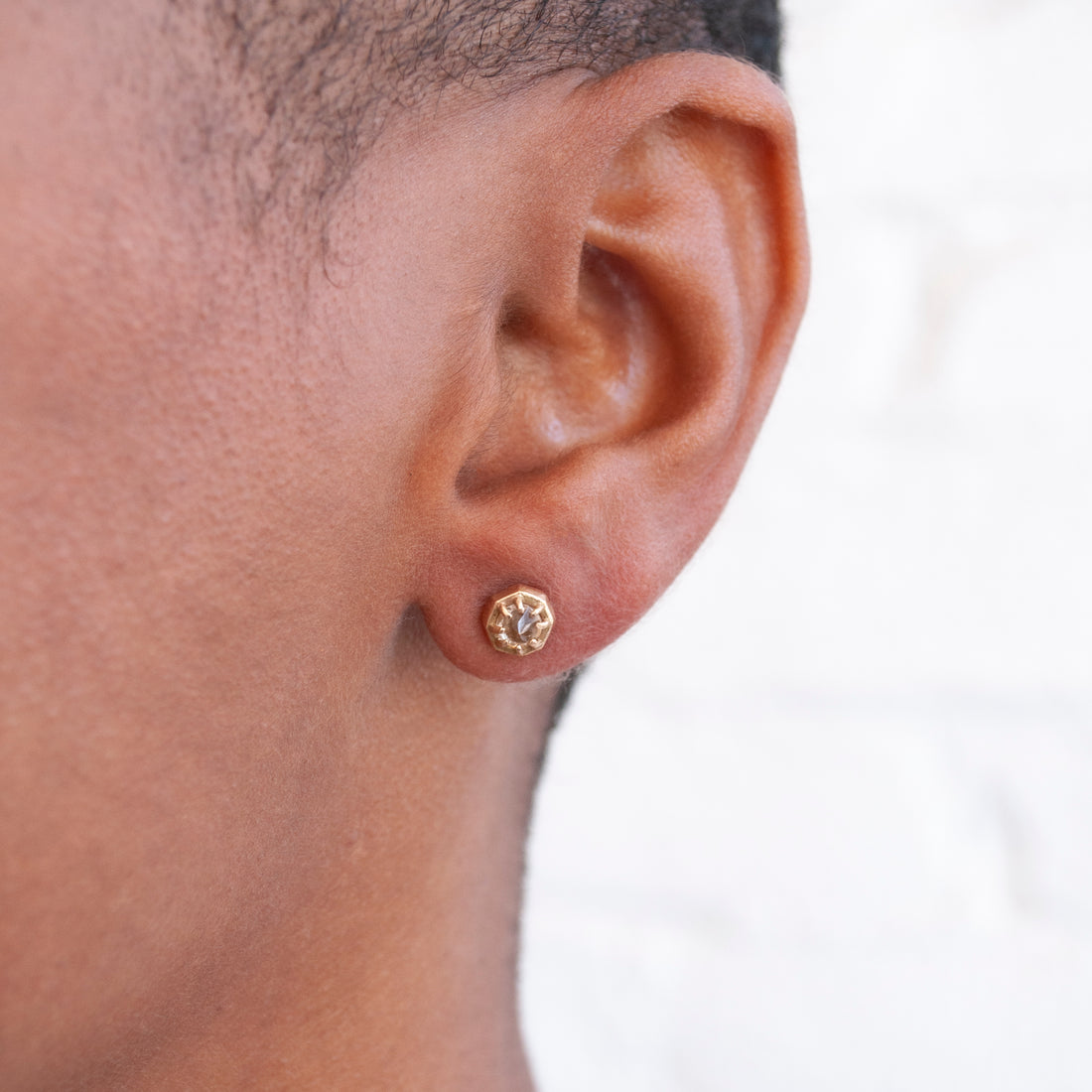 Open media 1 in modal